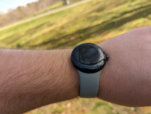 How to Remove Scratches from Smartwatch Screen ? - Tech Instructs
